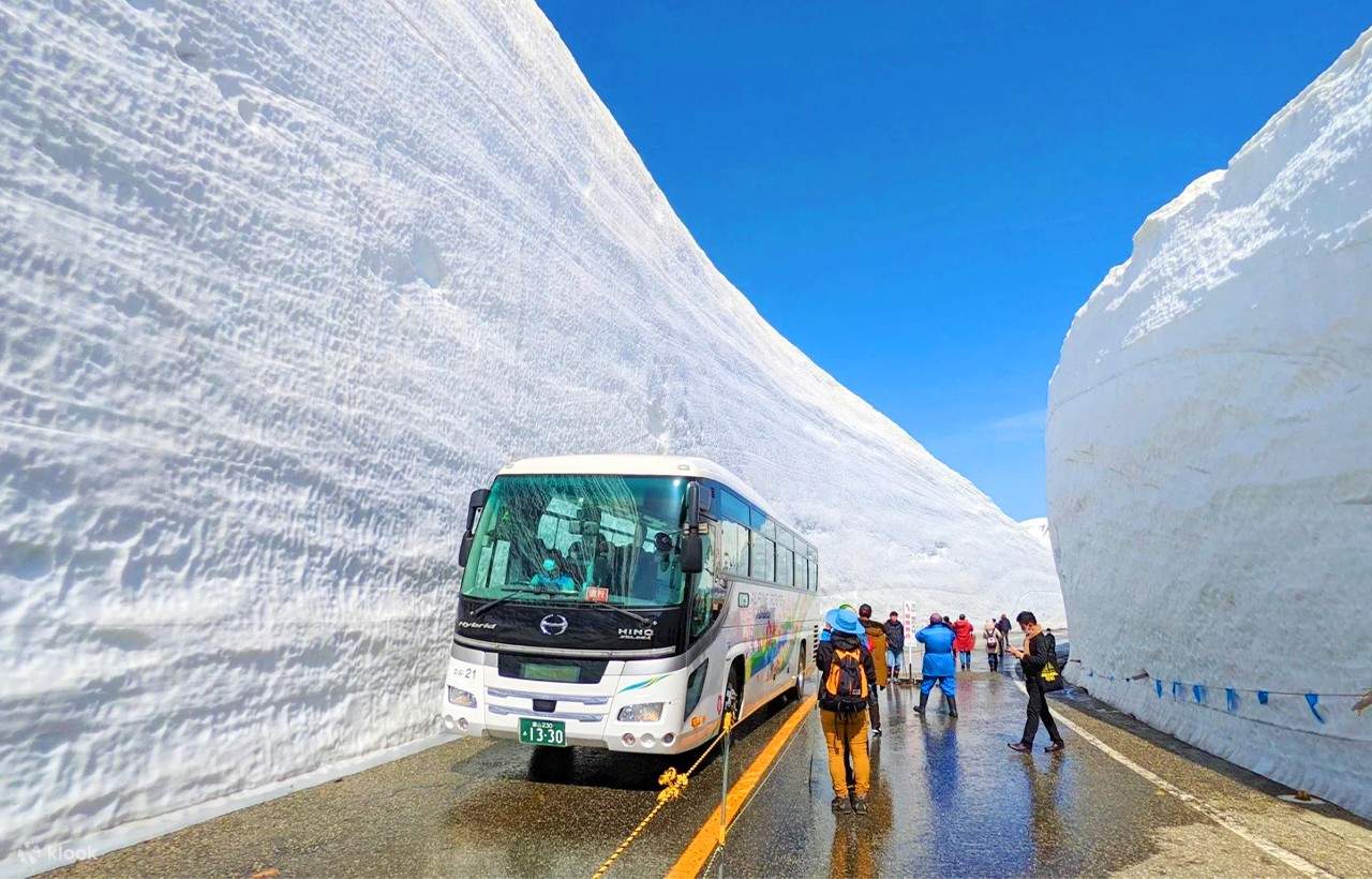 [Tateyama Kurobe Autumn Foliage 2-Day Tour] Kamikochi & Tateyama Kurobe ...